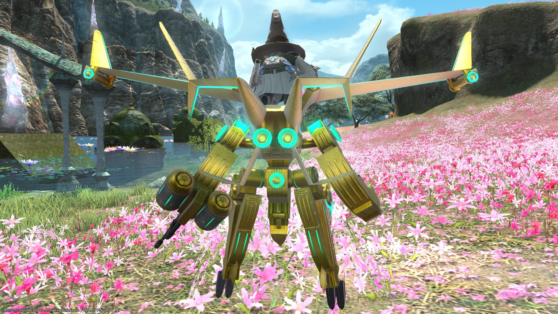 Is this Unicorn Gundam Mark 3? Golden deformed robot mount “Gabriel ...