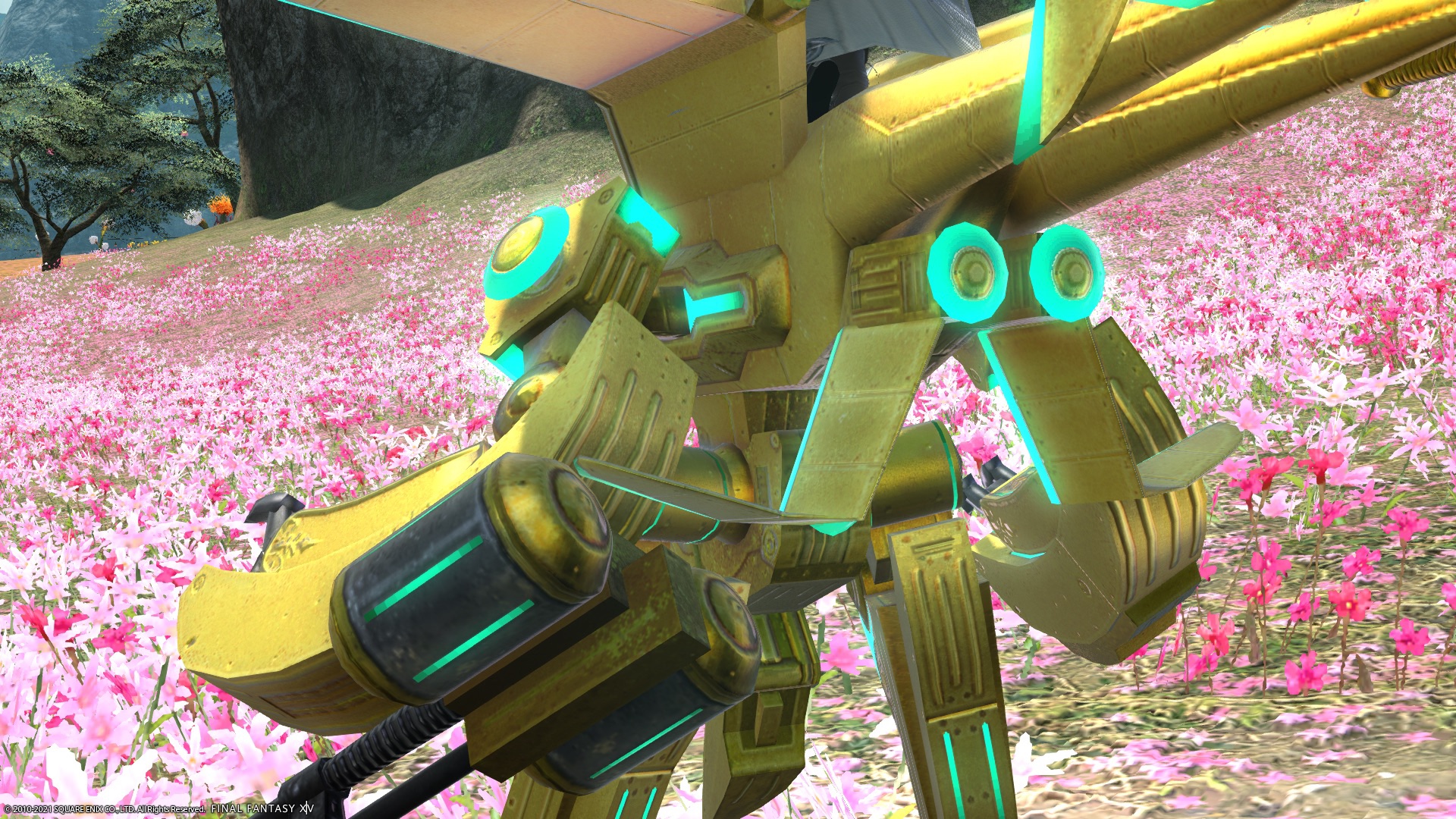 Is this Unicorn Gundam Mark 3? Golden deformed robot mount “Gabriel ...